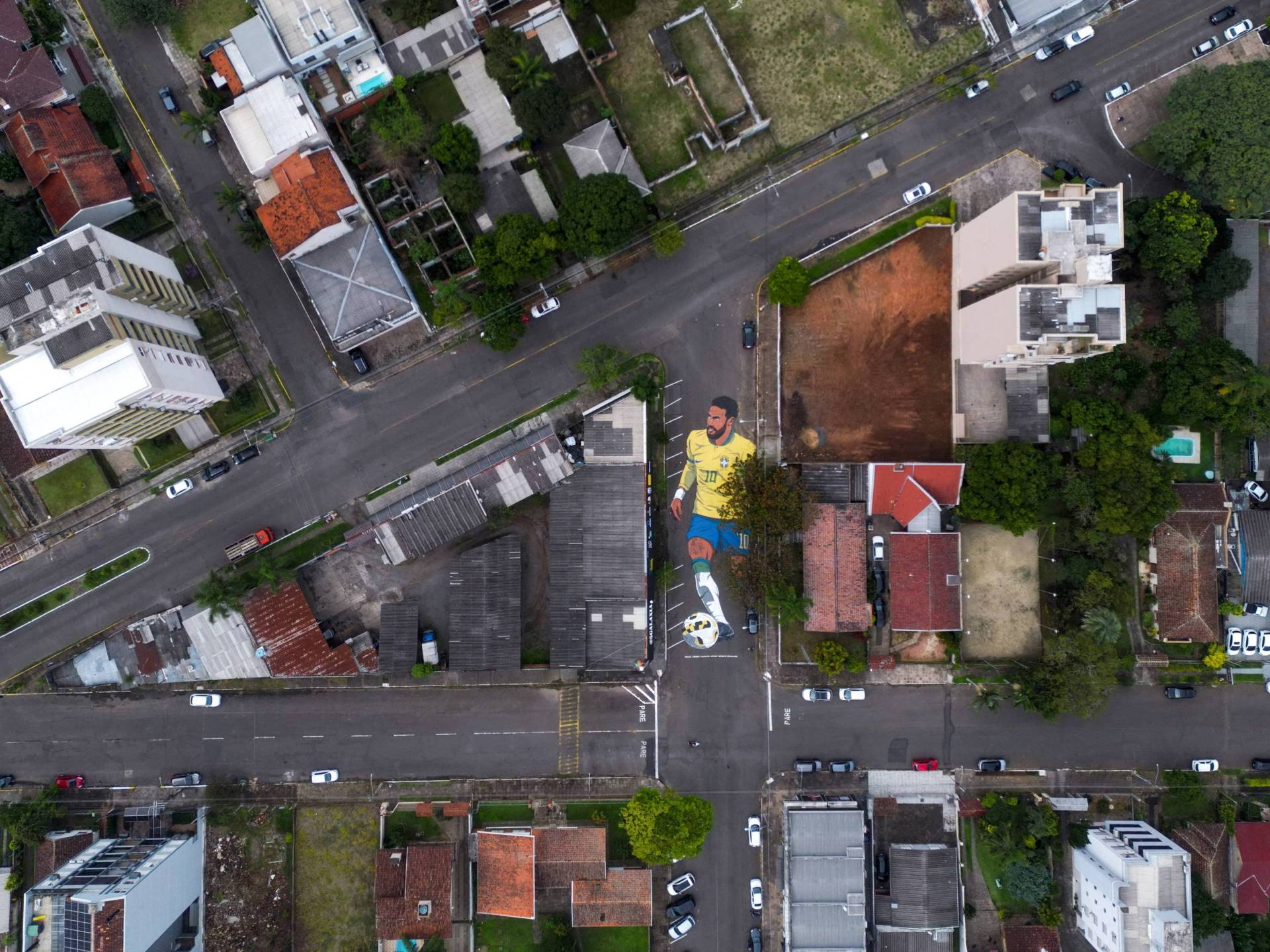 Neymar Mural Unveiled in Brazilian Street | World Times Daily